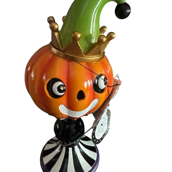 Accents | Whimsical Pumpkin Figurine With Crown | Poshmark